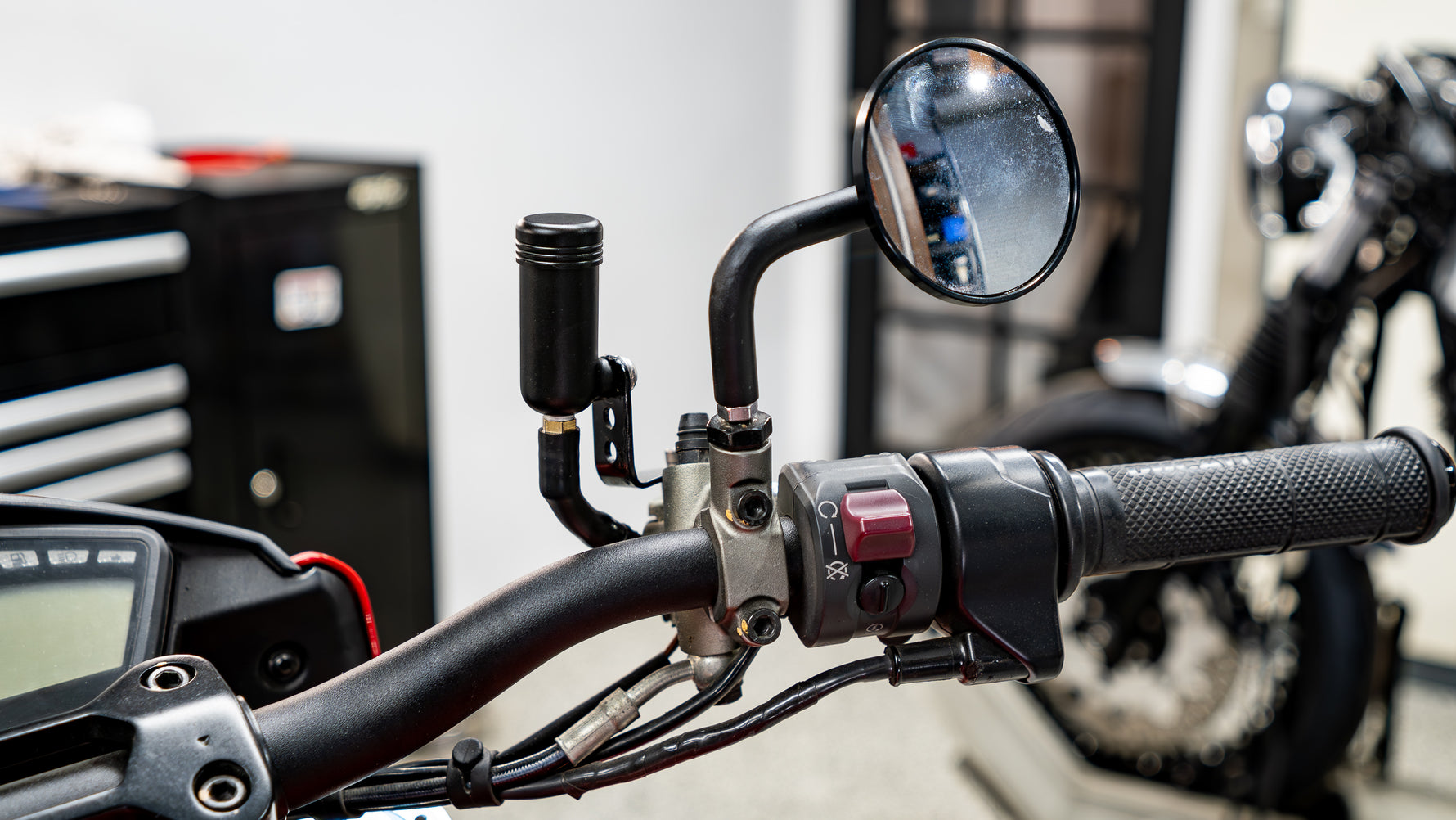 How to install aftermarket brake fluid reservoirs