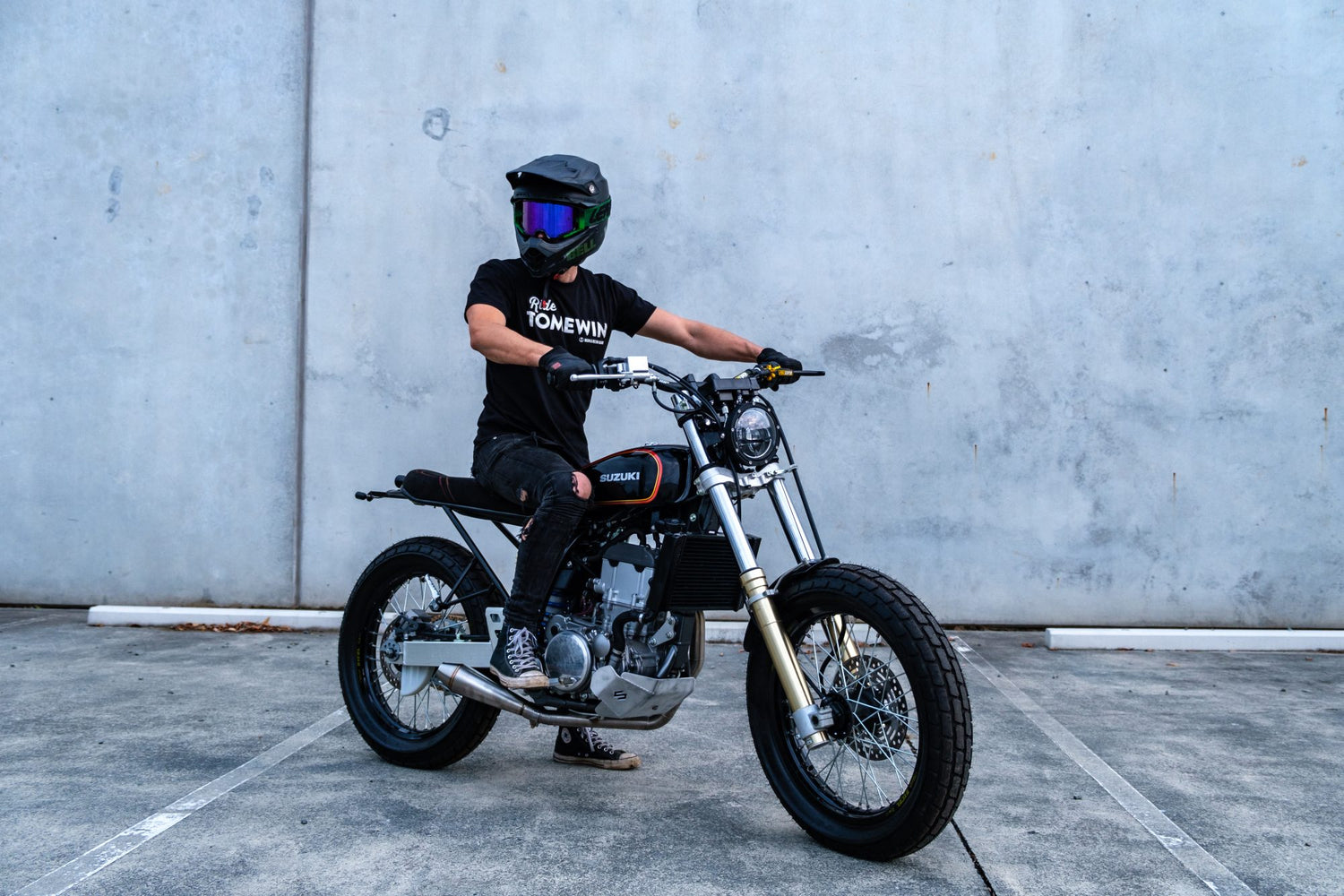 How To Tank Swap On a Café Racer