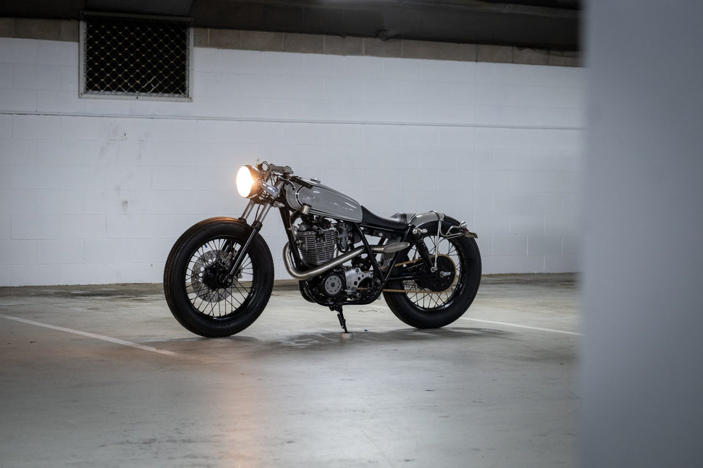 Custom Yamaha SR400 Bobber