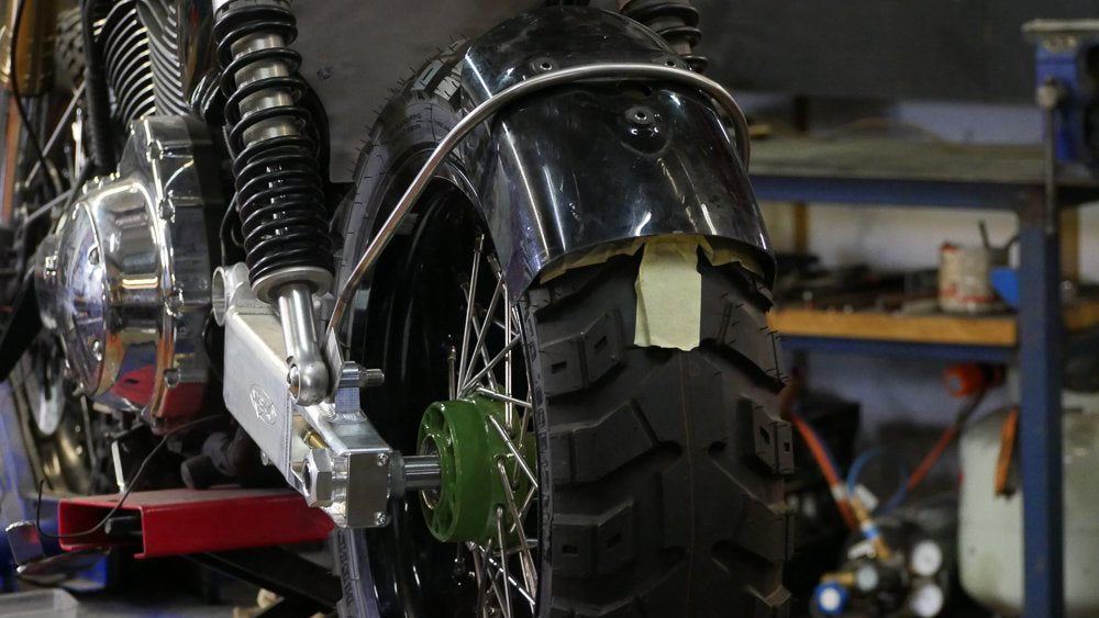 Cafe Racer swingarm mount license plate bracket