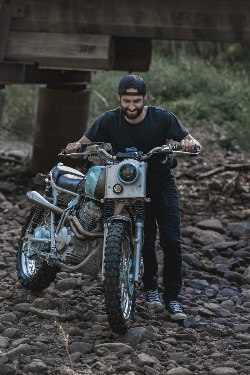 Sol Invictus Nemesis 400 – Adventure Scrambler