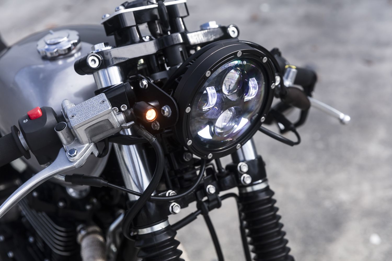 Sol Invictus Nemesis 400 Cafe Racer