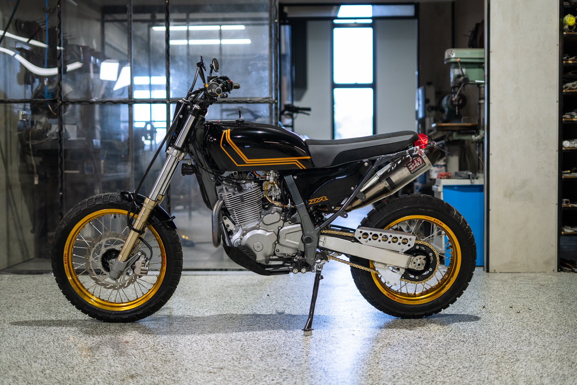 Suzuki DR650 Scrambler + Street Tracker