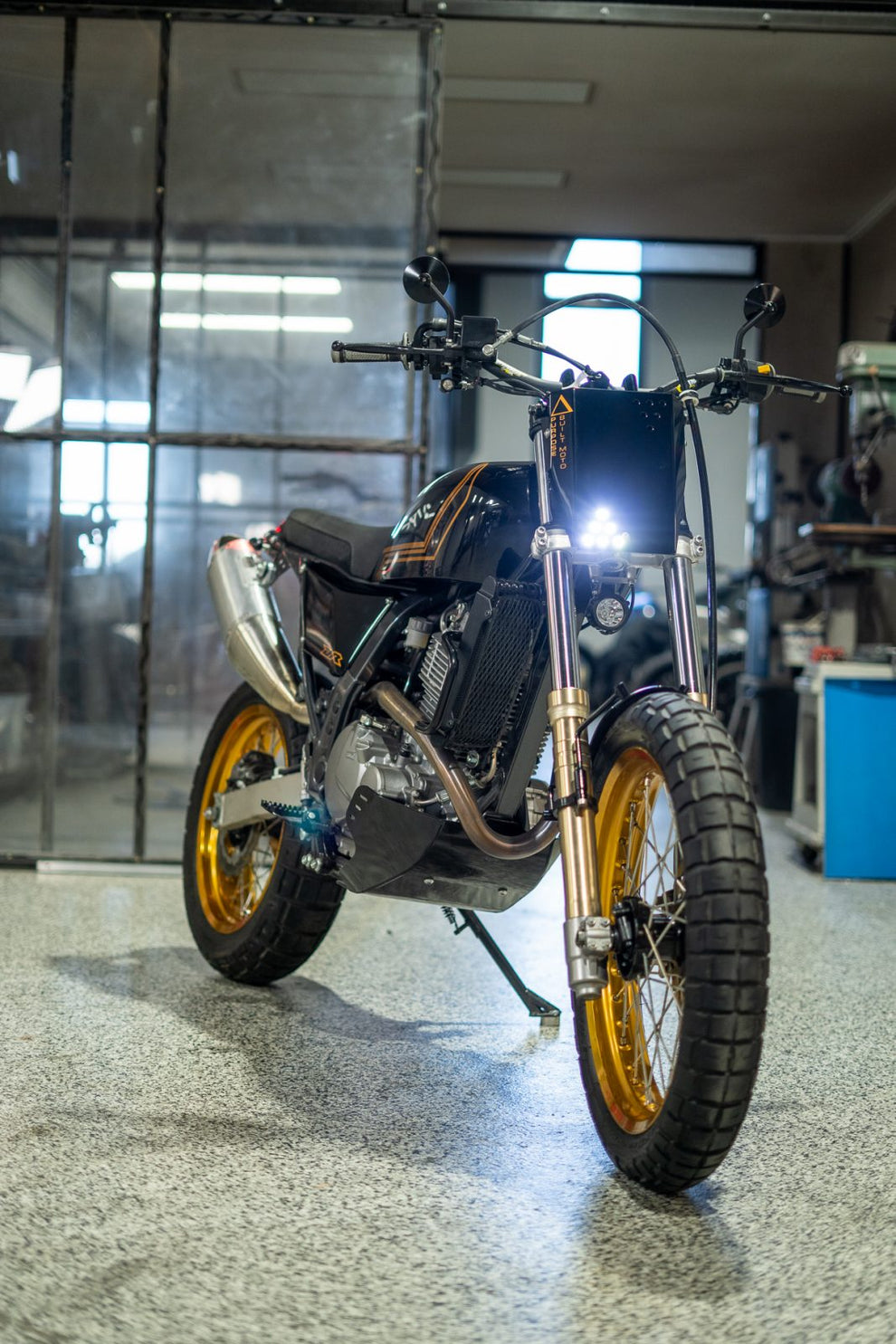 Suzuki DR650 Scrambler + Street Tracker