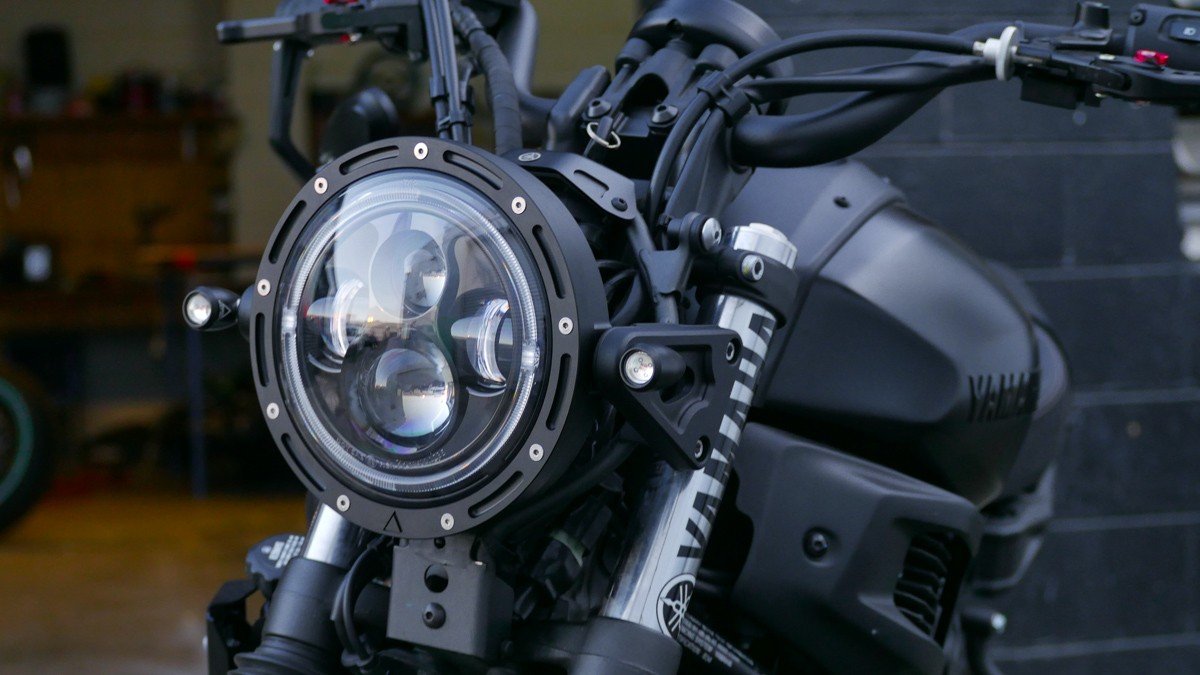 XSR700 LED headlight conversion + LED turn signal upgrade