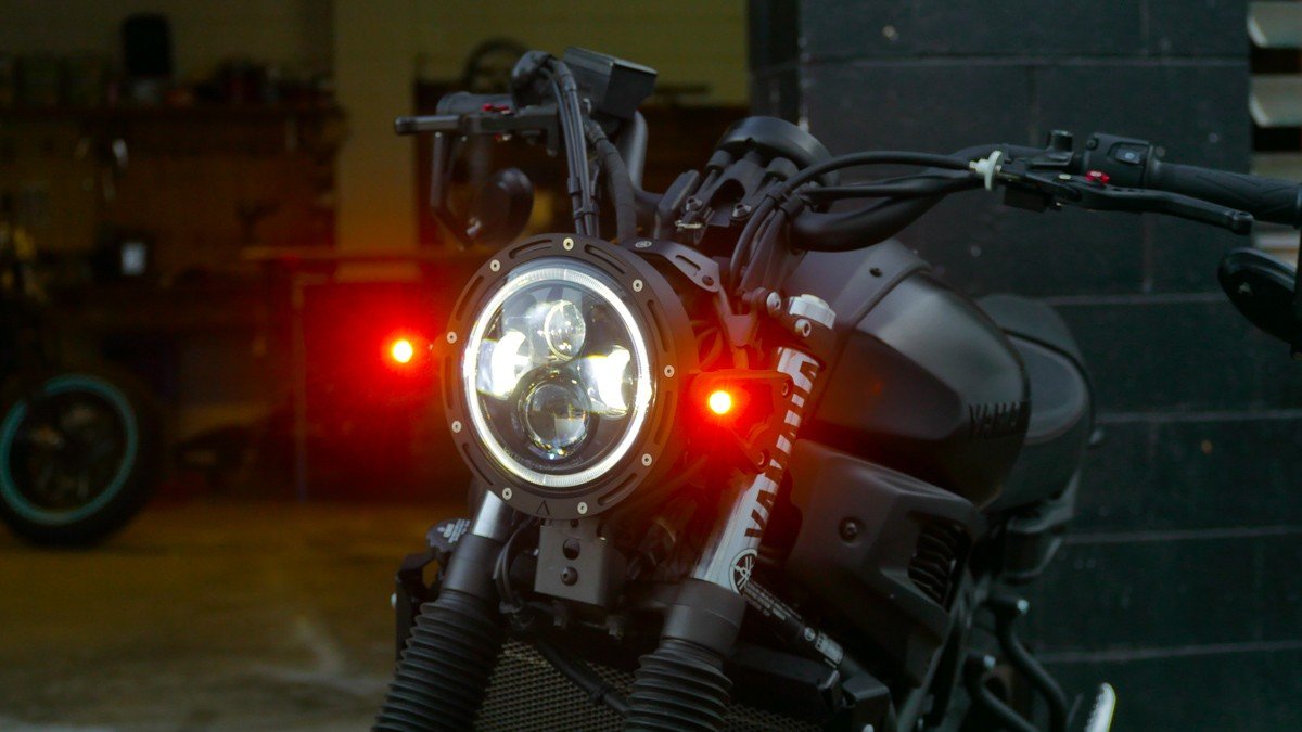 XSR700 LED headlight conversion + LED turn signal upgrade | Purpose ...