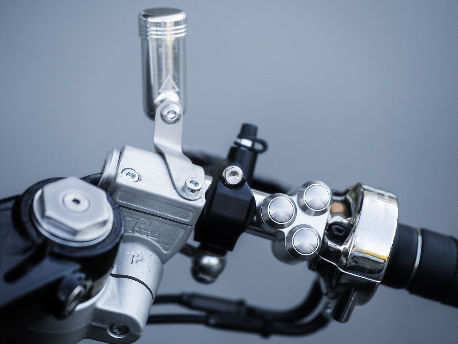 How to set up cafe racer bars