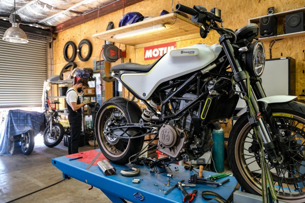 Husqvarna Vitpilen 401 Tracker Build EP. 2